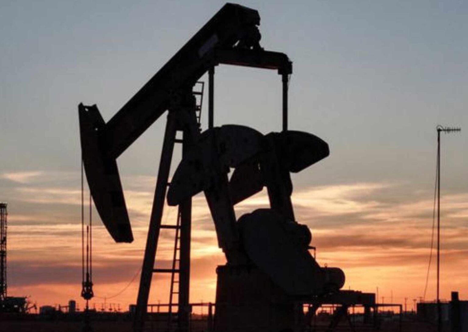 Global Oil Prices Tumble as Trump’s Remarks Ease Iran Tensions - PakTribune